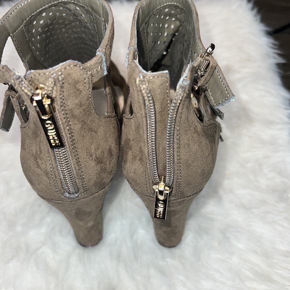 Guess | Shoes | Guess Womens Army Green Size 9 Wedge Sandals | Poshmark